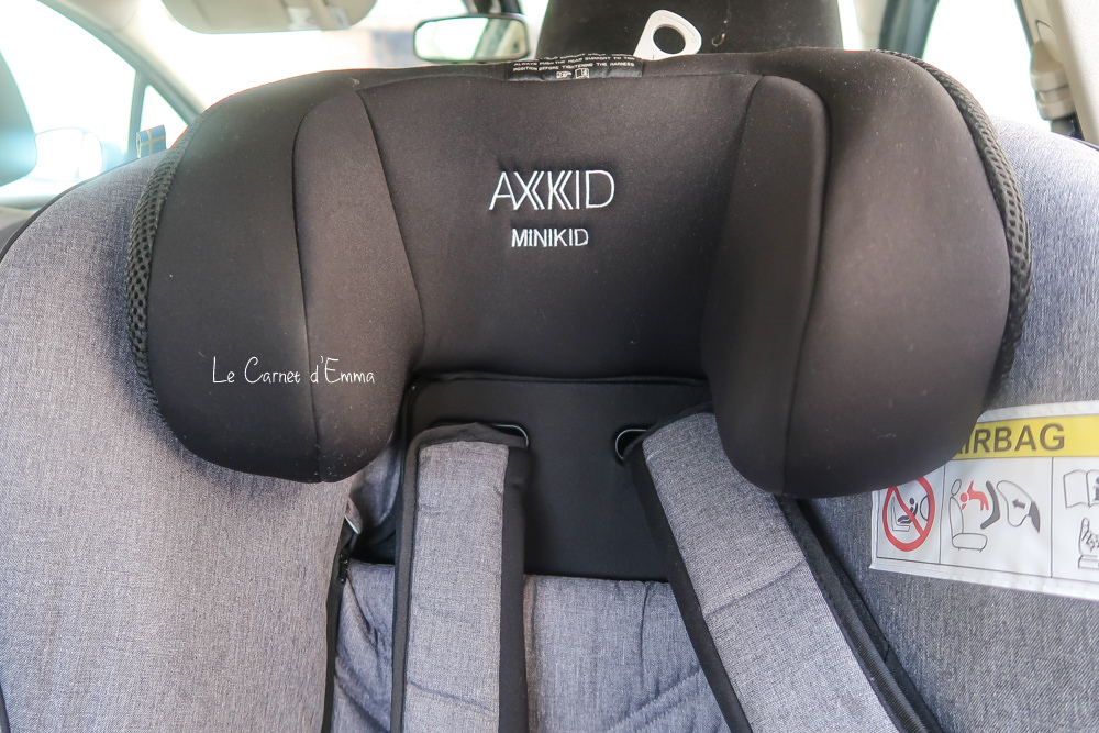 On a testé le MiniKid V2 d'Axkid - Le Carnet d'Emma